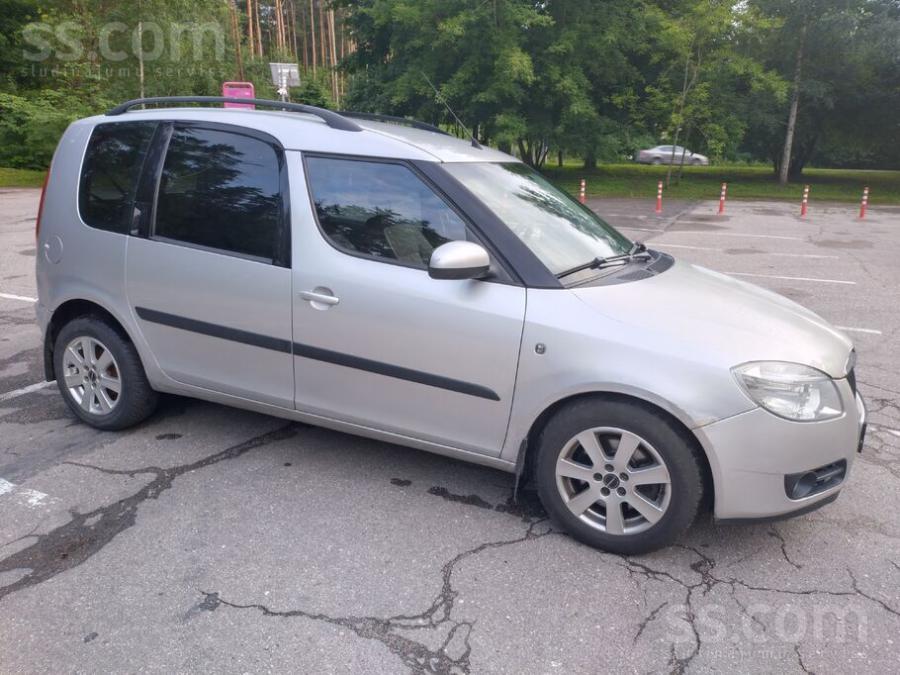 Pelēks Skoda Roomster 2007 Rīga, ar dzinēja tilpumu 1.40 L un nobraukumu 213 tūkst. km par 1300 €, foto 3 vietnē AUTOMOTO.COM.LV
