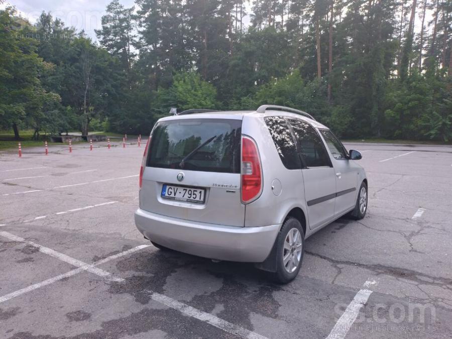 Pelēks Skoda Roomster 2007 Rīga, ar dzinēja tilpumu 1.40 L un nobraukumu 213 tūkst. km par 1300 €, foto 4 vietnē AUTOMOTO.COM.LV