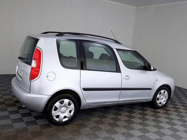 Grey Skoda Roomster 2007 in Tallinn, with an engine capacity of 1.40 L and mileage of 195 thousand km for 1299 €, photo 4 on AUTOMOTO.COM.LV