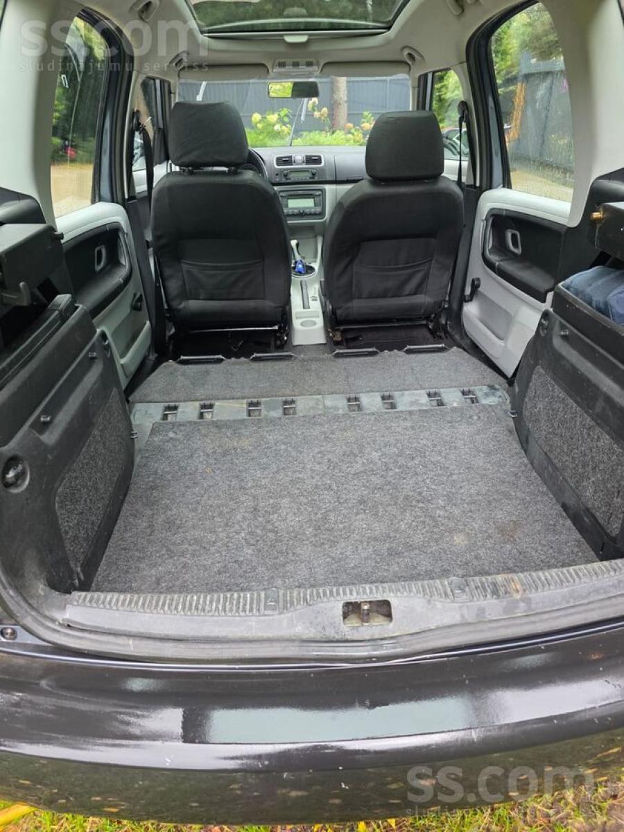 Grey Skoda Roomster 2007 in Riga, with an engine capacity of 1.40 L and mileage of 237 thousand km for 1390 €, photo 16 on AUTOMOTO.COM.LV