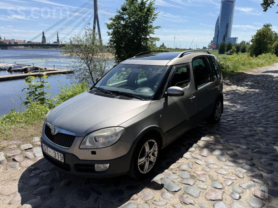 Pelēks Skoda Roomster 2008 Rīga, ar dzinēja tilpumu 1.90 L un nobraukumu 212 tūkst. km par 2590 €, foto 1 vietnē AUTOMOTO.COM.LV