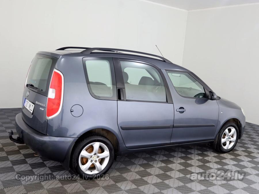 Pelēks Skoda Roomster 2008 Tallina, ar dzinēja tilpumu 1.20 L un nobraukumu 165 tūkst. km par 1599 €, foto 4 vietnē AUTOMOTO.COM.LV