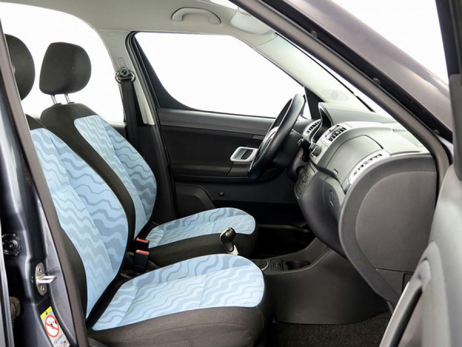 Pelēks Skoda Roomster 2008 Tallina, ar dzinēja tilpumu 1.20 L un nobraukumu 165 tūkst. km par 1599 €, foto 7 vietnē AUTOMOTO.COM.LV