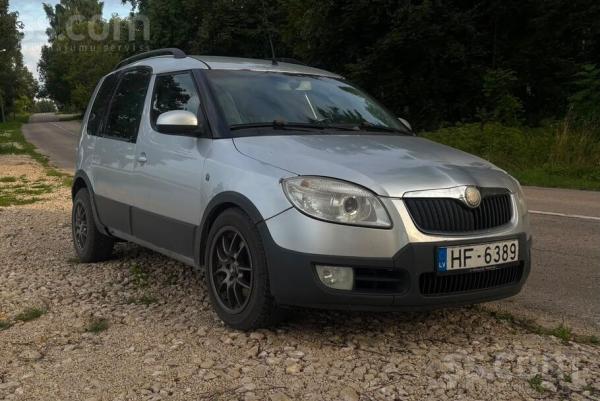 Pelēks Skoda Roomster 2008 Rēzekne, ar dzinēja tilpumu 1.90 L un nobraukumu 407 tūkst. km par 1790 €, foto 1 vietnē AUTOMOTO.COM.LV