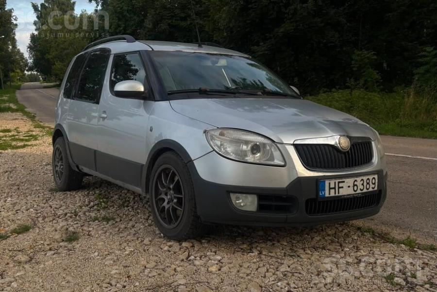 Pelēks Skoda Roomster 2008 Rēzekne, ar dzinēja tilpumu 1.90 L un nobraukumu 407 tūkst. km par 1790 €, foto 1 vietnē AUTOMOTO.COM.LV