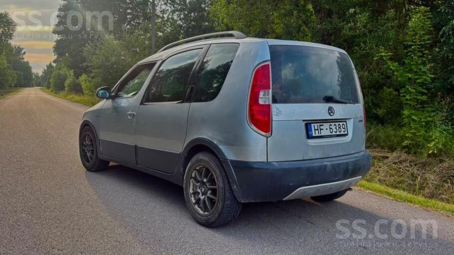Pelēks Skoda Roomster 2008 Rēzekne, ar dzinēja tilpumu 1.90 L un nobraukumu 407 tūkst. km par 1790 €, foto 4 vietnē AUTOMOTO.COM.LV