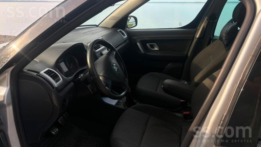 Pelēks Skoda Roomster 2008 Rēzekne, ar dzinēja tilpumu 1.90 L un nobraukumu 407 tūkst. km par 1790 €, foto 5 vietnē AUTOMOTO.COM.LV