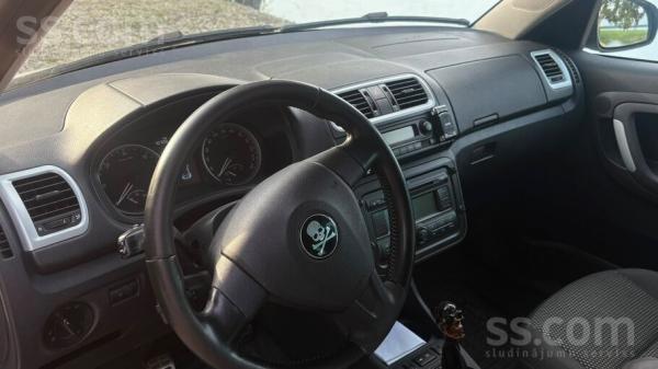 Pelēks Skoda Roomster 2008 Rēzekne, ar dzinēja tilpumu 1.90 L un nobraukumu 407 tūkst. km par 1790 €, foto 5 vietnē AUTOMOTO.COM.LV