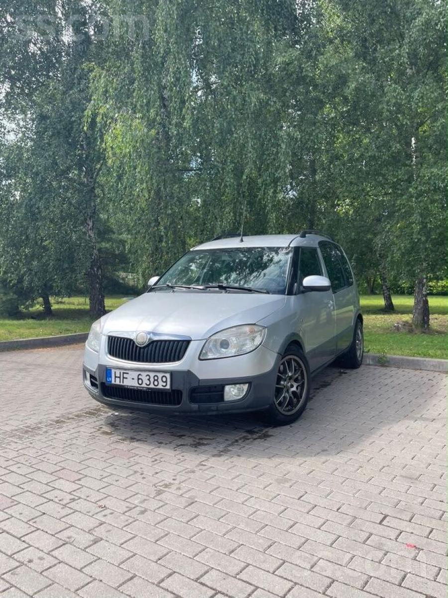 Pelēks Skoda Roomster 2008 Rīga, ar dzinēja tilpumu 1.90 L un nobraukumu 407 tūkst. km par 1690 €, foto 1 vietnē AUTOMOTO.COM.LV