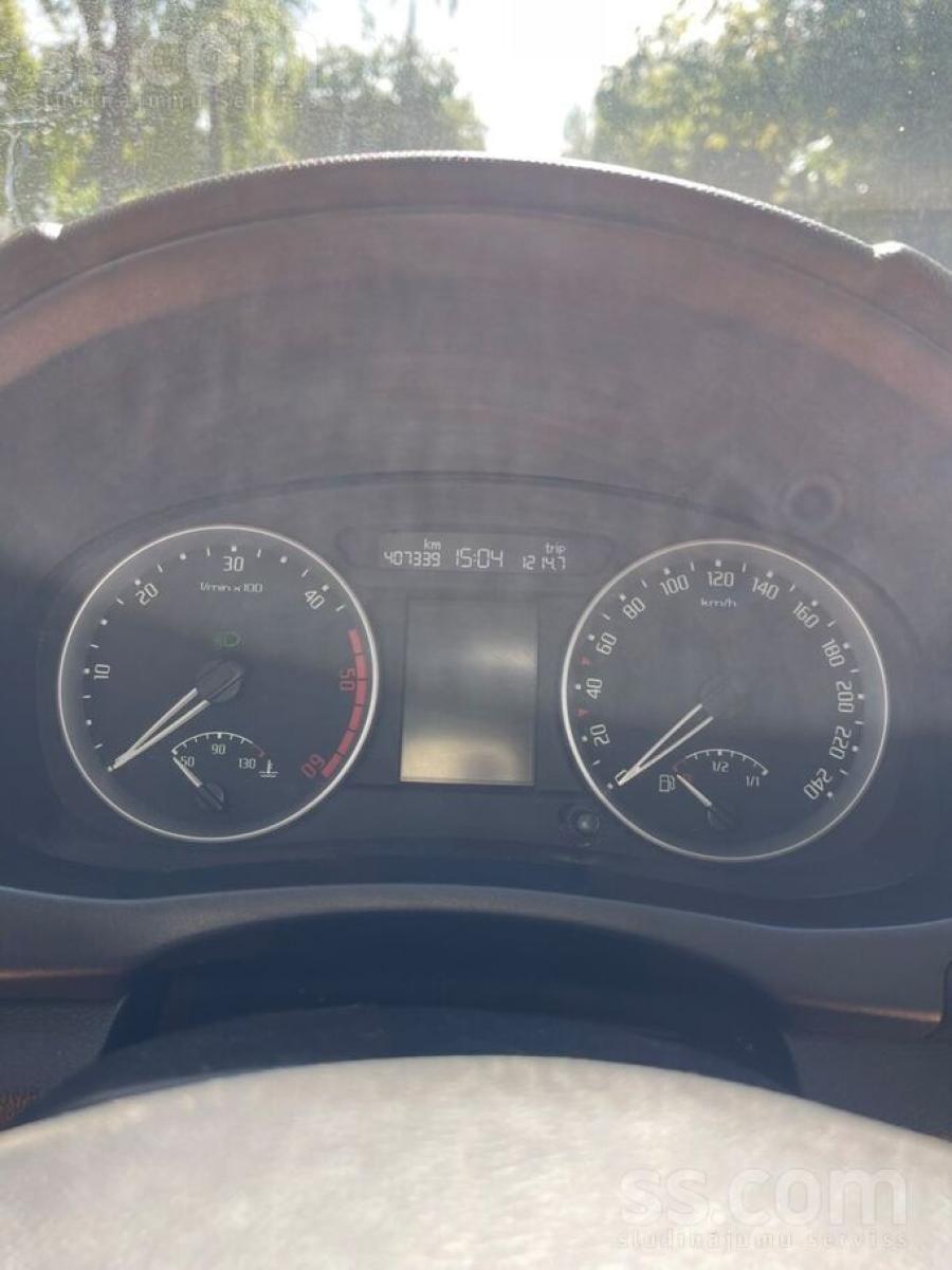 Pelēks Skoda Roomster 2008 Rīga, ar dzinēja tilpumu 1.90 L un nobraukumu 407 tūkst. km par 1690 €, foto 8 vietnē AUTOMOTO.COM.LV
