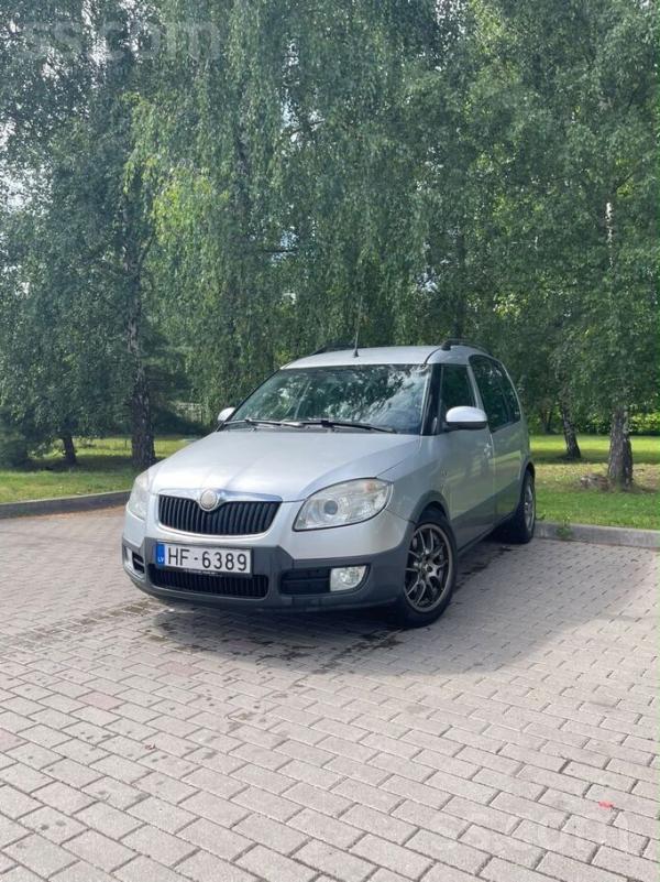 Grey Skoda Roomster 2008 in Riga, with an engine capacity of 1.90 L and mileage of 407 thousand km for 1690 €, photo 1 on AUTOMOTO.COM.LV