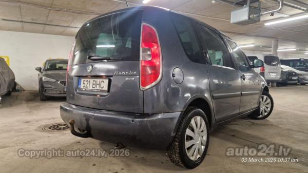 Pelēks Skoda Roomster 2009 Tallina, ar dzinēja tilpumu 1.40 L un nobraukumu 248 tūkst. km par 3500 €, foto 3 vietnē AUTOMOTO.COM.LV