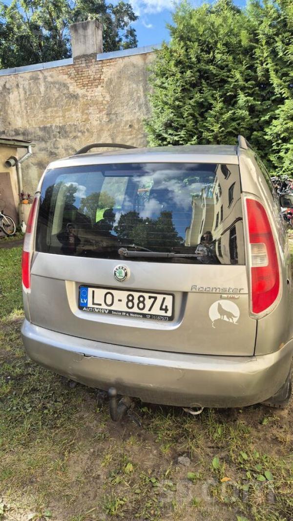 Grey Skoda Roomster 2009 in Riga, with an engine capacity of 1.90 L and mileage of 357 thousand km for 1100 €, photo 5 on AUTOMOTO.COM.LV