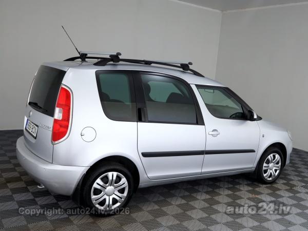 Pelēks Skoda Roomster 2010 Tallina, ar dzinēja tilpumu 1.20 L un nobraukumu 105 tūkst. km par 2199 €, foto 3 vietnē AUTOMOTO.COM.LV