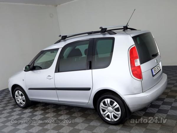 Pelēks Skoda Roomster 2010 Tallina, ar dzinēja tilpumu 1.20 L un nobraukumu 105 tūkst. km par 2199 €, foto 4 vietnē AUTOMOTO.COM.LV