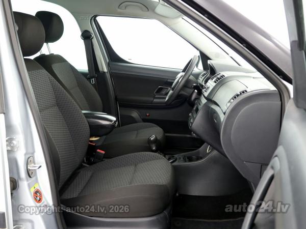Pelēks Skoda Roomster 2010 Tallina, ar dzinēja tilpumu 1.20 L un nobraukumu 105 tūkst. km par 2199 €, foto 6 vietnē AUTOMOTO.COM.LV