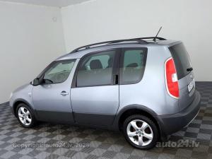 Grey Skoda Roomster 2012 in Tallinn, with an engine capacity of 1.20 L and mileage of 213 thousand km for 2499 €, photo 4 on AUTOMOTO.COM.LV