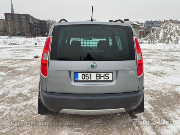 Pelēks Skoda Roomster 2012 Tallina, ar dzinēja tilpumu 1.20 L un nobraukumu 212 tūkst. km par 3490 €, foto 4 vietnē AUTOMOTO.COM.LV