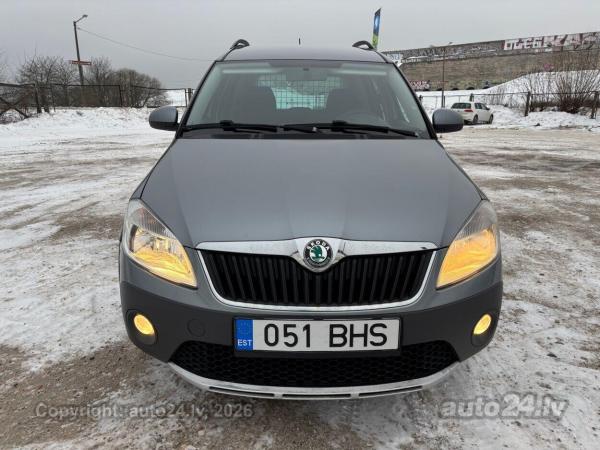 Pelēks Skoda Roomster 2012 Tallina, ar dzinēja tilpumu 1.20 L un nobraukumu 212 tūkst. km par 3490 €, foto 8 vietnē AUTOMOTO.COM.LV