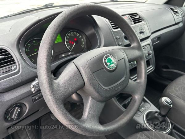 Grey Skoda Roomster 2012 in Tallinn, with an engine capacity of 1.20 L and mileage of 212 thousand km for 3490 €, photo 11 on AUTOMOTO.COM.LV