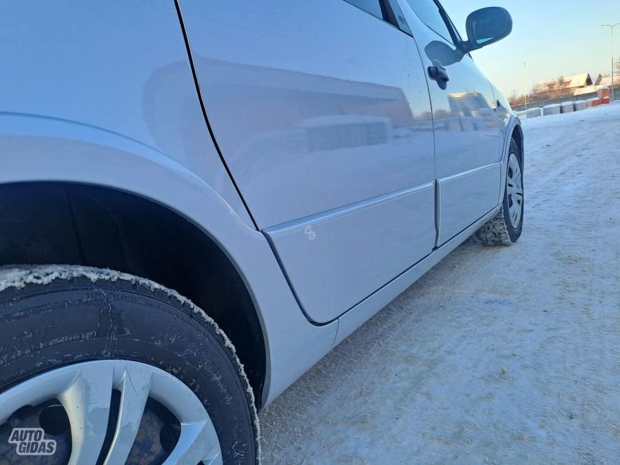Grey Skoda Roomster 2012 in Telschi, with an engine capacity of 1.60 L and mileage of 338 thousand km for 2150 €, photo 10 on AUTOMOTO.COM.LV