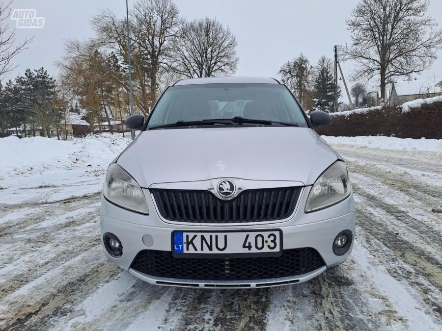 Grey Skoda Roomster 2012 in Telschi, with an engine capacity of 1.60 L and mileage of 338 thousand km for 2150 €, photo 3 on AUTOMOTO.COM.LV