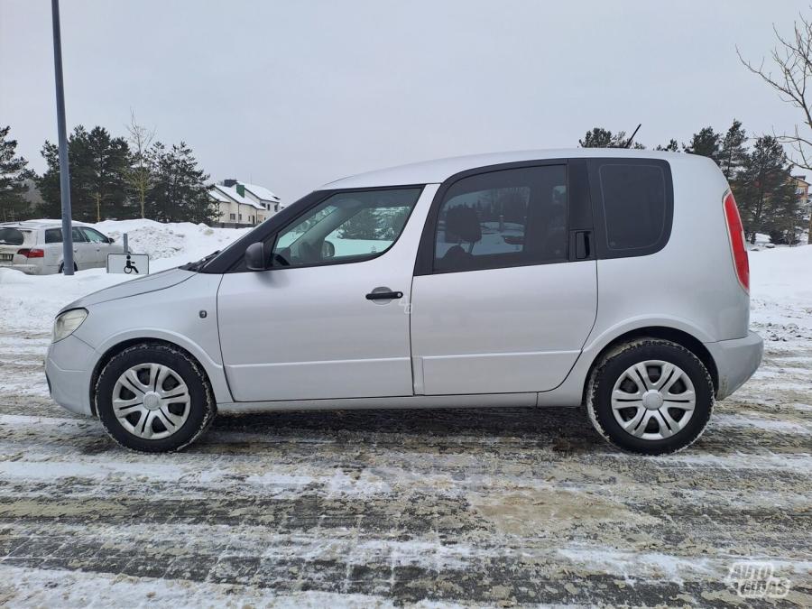 Grey Skoda Roomster 2012 in Telschi, with an engine capacity of 1.60 L and mileage of 338 thousand km for 2150 €, photo 5 on AUTOMOTO.COM.LV