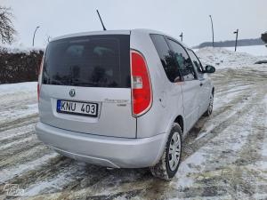 Grey Skoda Roomster 2012 in Telschi, with an engine capacity of 1.60 L and mileage of 338 thousand km for 2150 €, photo 6 on AUTOMOTO.COM.LV
