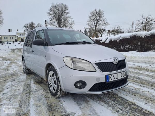 Grey Skoda Roomster 2012 in Telschi, with an engine capacity of 1.60 L and mileage of 338 thousand km for 2150 €, photo 1 on AUTOMOTO.COM.LV