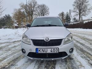 Grey Skoda Roomster 2012 in Telschi, with an engine capacity of 1.60 L and mileage of 338 thousand km for 2150 €, photo 2 on AUTOMOTO.COM.LV