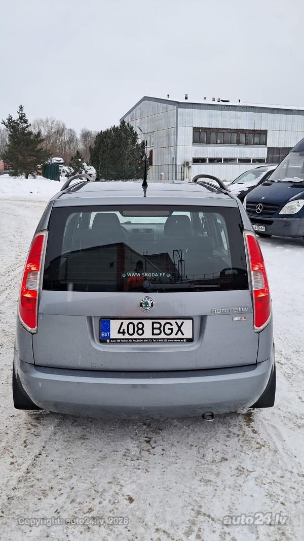 Grey Skoda Roomster 2012 in Tallinn, with an engine capacity of 1.20 L and mileage of 133 thousand km for 6000 €, photo 3 on AUTOMOTO.COM.LV