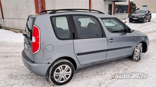 Grey Skoda Roomster 2012 in Tallinn, with an engine capacity of 1.20 L and mileage of 133 thousand km for 6000 €, photo 4 on AUTOMOTO.COM.LV