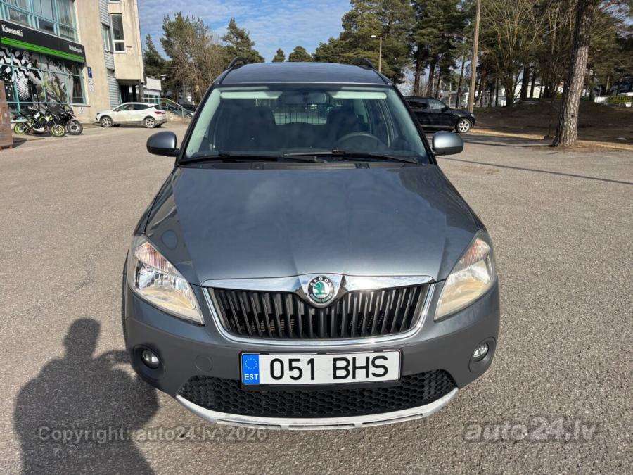 Pelēks Skoda Roomster 2012 Tallina, ar dzinēja tilpumu 1.20 L un nobraukumu 212 tūkst. km par 3590 €, foto 10 vietnē AUTOMOTO.COM.LV