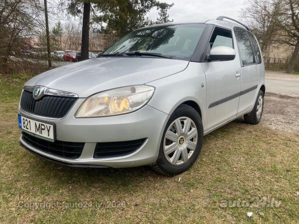Grey Skoda Roomster 2012 in Tallinn, with an engine capacity of 1.60 L and mileage of 271 thousand km for 2790 €, photo 1 on AUTOMOTO.COM.LV