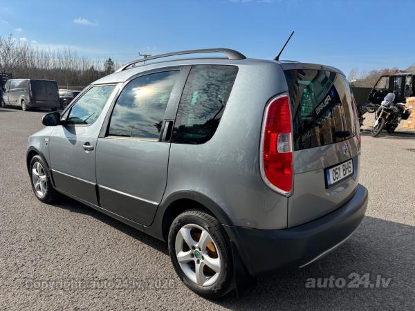 Grey Skoda Roomster 2012 in Tallinn, with an engine capacity of 1.20 L and mileage of 213 thousand km for 3590 €, photo 4 on AUTOMOTO.COM.LV