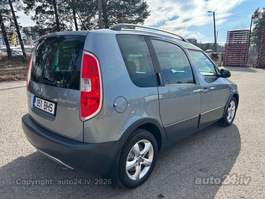 Grey Skoda Roomster 2012 in Tallinn, with an engine capacity of 1.20 L and mileage of 213 thousand km for 3590 €, photo 7 on AUTOMOTO.COM.LV
