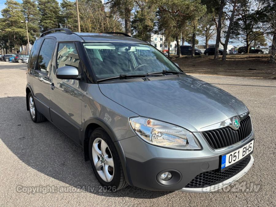 Grey Skoda Roomster 2012 in Tallinn, with an engine capacity of 1.20 L and mileage of 213 thousand km for 3590 €, photo 10 on AUTOMOTO.COM.LV