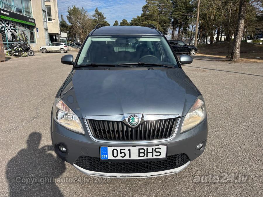 Grey Skoda Roomster 2012 in Tallinn, with an engine capacity of 1.20 L and mileage of 213 thousand km for 3590 €, photo 11 on AUTOMOTO.COM.LV