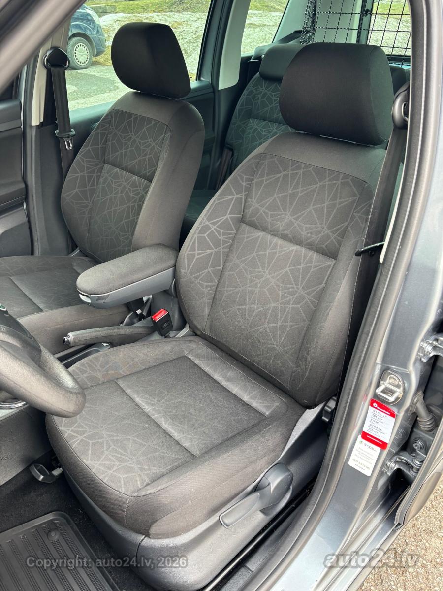 Grey Skoda Roomster 2012 in Tallinn, with an engine capacity of 1.20 L and mileage of 213 thousand km for 3590 €, photo 14 on AUTOMOTO.COM.LV