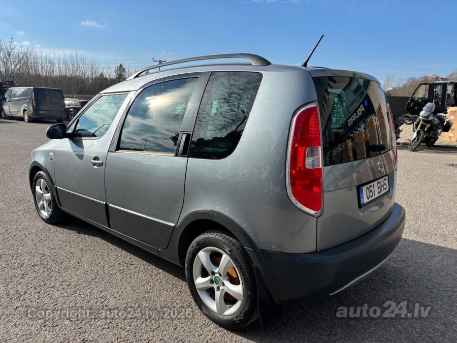 Grey Skoda Roomster 2012 in Tallinn, with an engine capacity of 1.20 L and mileage of 213 thousand km for 3590 €, photo 7 on AUTOMOTO.COM.LV