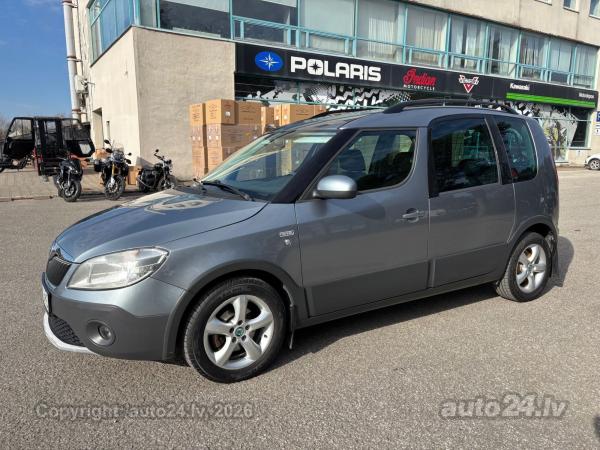Grey Skoda Roomster 2012 in Tallinn, with an engine capacity of 1.20 L and mileage of 213 thousand km for 3590 €, photo 8 on AUTOMOTO.COM.LV