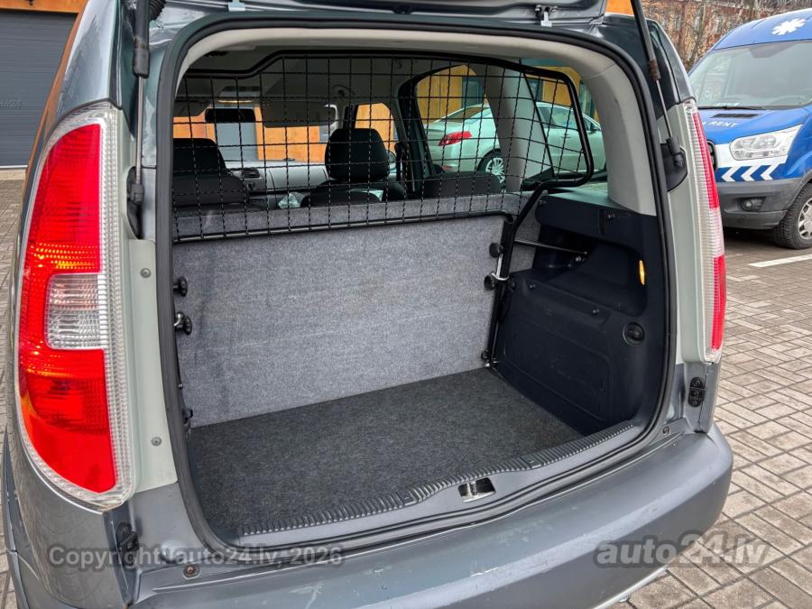 Grey Skoda Roomster 2012 in Tallinn, with an engine capacity of 1.20 L and mileage of 213 thousand km for 3590 €, photo 20 on AUTOMOTO.COM.LV
