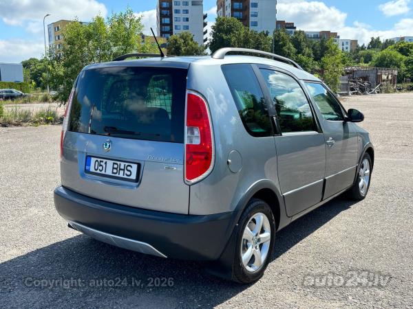 Pelēks Skoda Roomster 2012 Tallina, ar dzinēja tilpumu 1.20 L un nobraukumu 213 tūkst. km par 3490 €, foto 6 vietnē AUTOMOTO.COM.LV