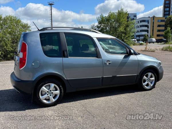 Pelēks Skoda Roomster 2012 Tallina, ar dzinēja tilpumu 1.20 L un nobraukumu 213 tūkst. km par 3490 €, foto 7 vietnē AUTOMOTO.COM.LV