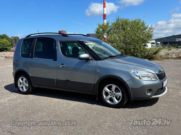 Pelēks Skoda Roomster 2012 Tallina, ar dzinēja tilpumu 1.20 L un nobraukumu 213 tūkst. km par 3490 €, foto 8 vietnē AUTOMOTO.COM.LV