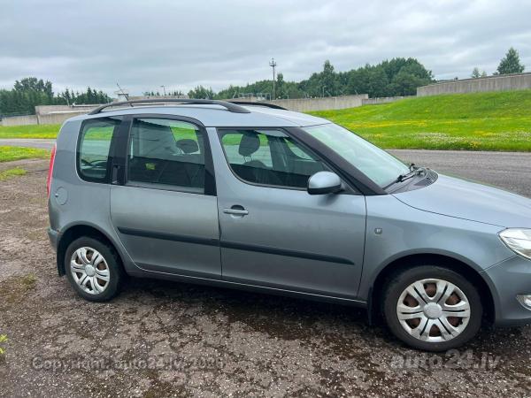 Grey Skoda Roomster 2012 in Tallinn, with an engine capacity of 1.20 L and mileage of 134 thousand km for 3500 €, photo 4 on AUTOMOTO.COM.LV
