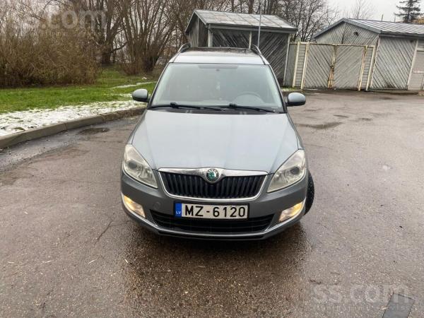 Grey Skoda Roomster 2012 in Riga, with an engine capacity of 1.60 L and mileage of 0 thousand km for 2250 €, photo 1 on AUTOMOTO.COM.LV