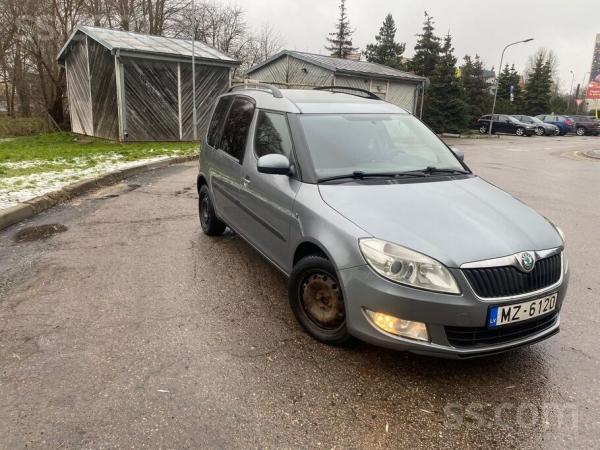 Grey Skoda Roomster 2012 in Riga, with an engine capacity of 1.60 L and mileage of 0 thousand km for 2250 €, photo 2 on AUTOMOTO.COM.LV