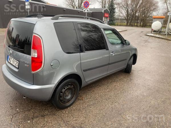 Grey Skoda Roomster 2012 in Riga, with an engine capacity of 1.60 L and mileage of 0 thousand km for 2250 €, photo 3 on AUTOMOTO.COM.LV