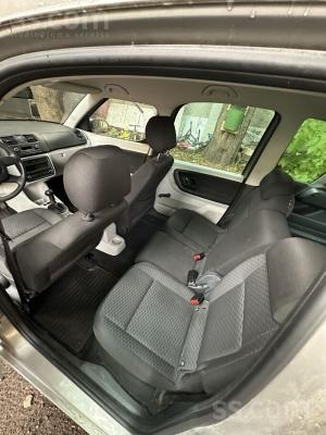 Pelēks Skoda Roomster 2012 Rīga, ar dzinēja tilpumu 1.20 L un nobraukumu 295 tūkst. km par 1800 €, foto 4 vietnē AUTOMOTO.COM.LV